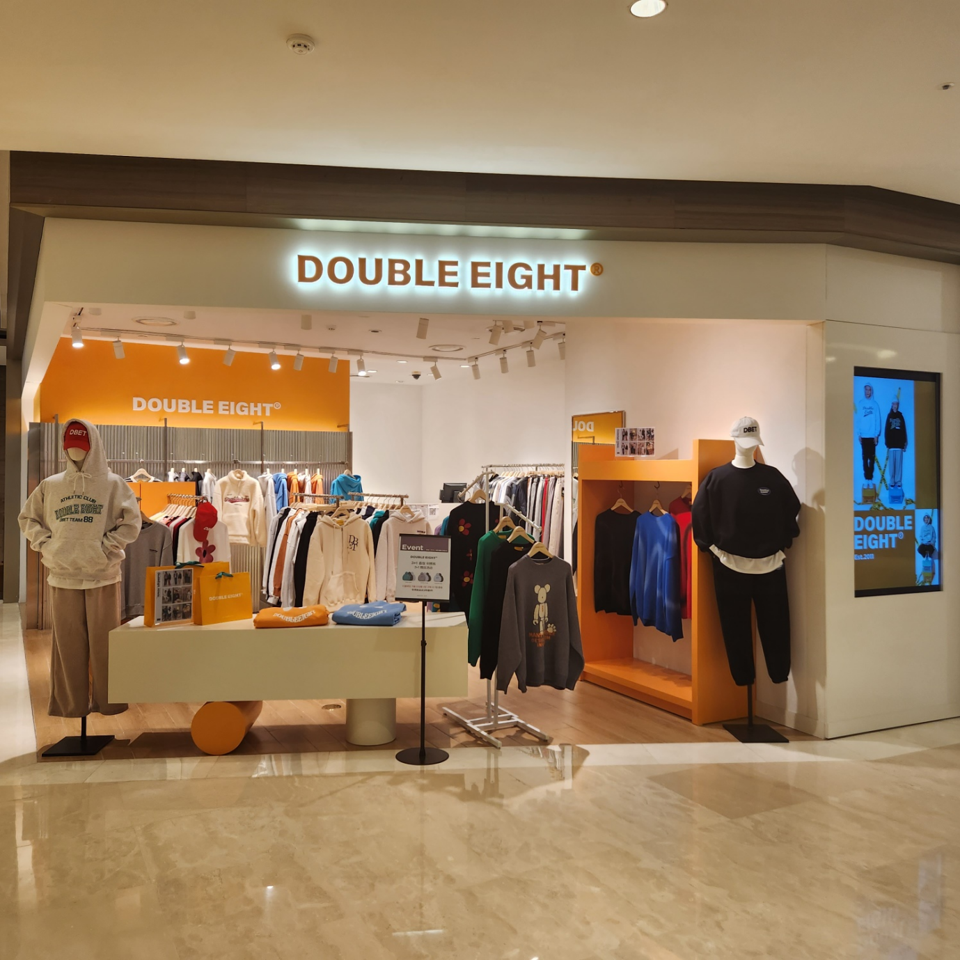 潮牌"DOUBLE EIGHT"正式入驻新罗免税店 全面开启海外市场|谈天说地-化龙巷